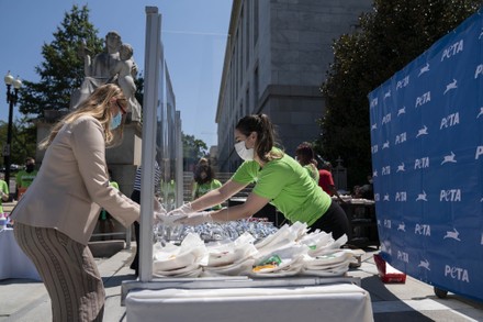 Peta Holds 24th Annual Congressional Veggie Editorial Stock Photo ...