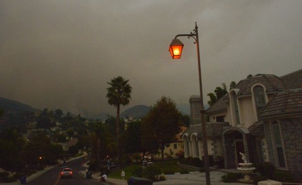 Homes Shrouded Smoke Bobcat Fire Foothills Editorial Stock Photo ...