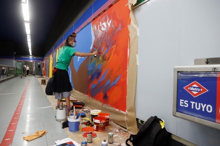Colombian Artist Yurika Paints Mural Colombia Editorial Stock Photo ...