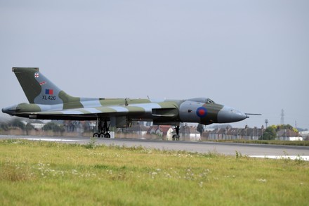 Vulcan Bomber Xl426 Housed Southend Airport Editorial Stock Photo ...