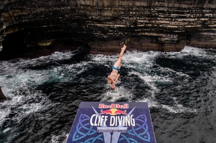 Andy Jones Usa Dives 27 Metre Editorial Stock Photo - Stock Image ...