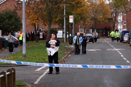 __COUNT__ imágenes de Gas Explosion on Merlin Road, Irlam, Salford ...