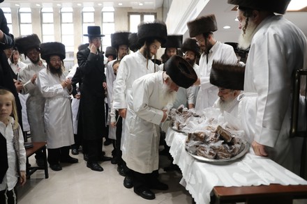 Malkot ceremony ritual performed ahead of Yom Kippur, Beit Shemesh ...