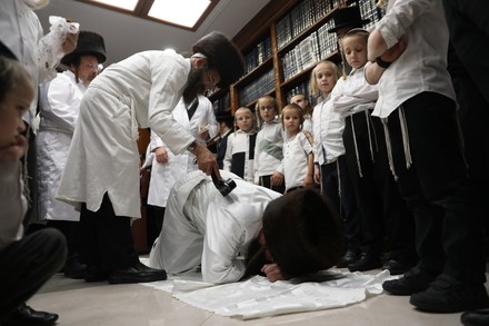 Ultraorthodox Jew Lelov Hasidic Dynasty Whips Editorial Stock Photo ...