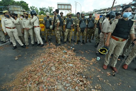 People Of 81 Villages Participate In Matka Phod Agitation In Noida ...