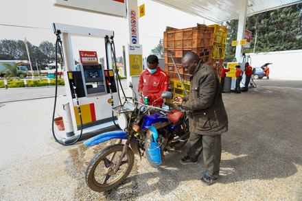 Kenyan Gas Station Attendant L Fills Editorial Stock Photo - Stock ...