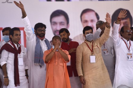 UP CM Yogi Adityanath Unveils Statue Of Iconic King Raja Mihir Bhoj At ...