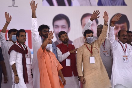 UP CM Yogi Adityanath Unveils Statue Of Iconic King Raja Mihir Bhoj At ...