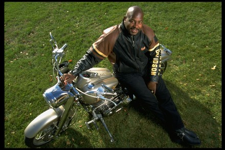 Football: Feature. Portrait of Detroit Lions Henry Thomas, alone, on ...