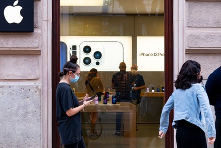 2,000 Apple stores Stock Pictures, Editorial Images and Stock Photos ...