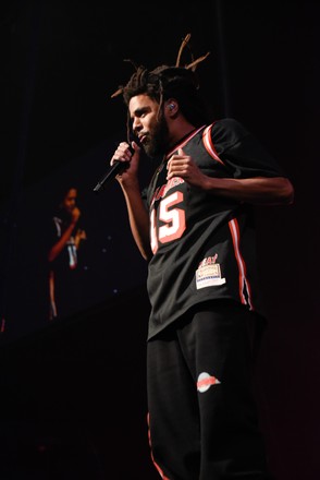 imágenes de J Cole in concert, FTX Arena, Miami, Florida, USA - 24 Sep ...