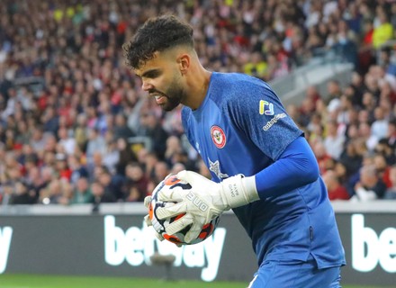 Brentfords Goalkeeper David Raya Reacts During Editorial Stock Photo - Stock Image | Shutterstock