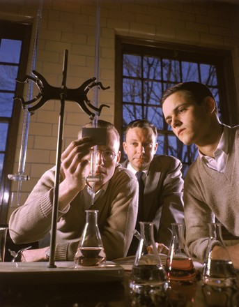 2,000 1940s technology Stock Pictures, Editorial Images and Stock ...