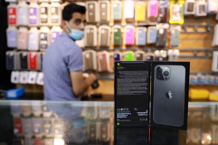 Palestinian Venedor Displays Apples New Iphone13 Editorial Stock Photo ...