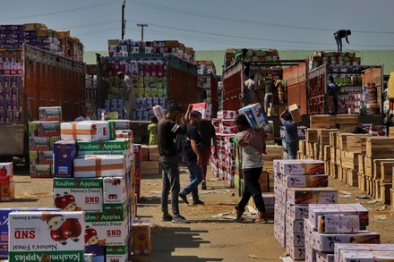 250 People loaded in trucks Stock Pictures, Editorial Images and Stock ...