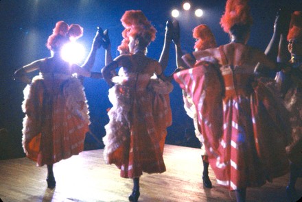 1 Chorus dancers dancing france french girls cafes cancan moulin ...