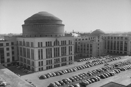2,000 1940s technology Stock Pictures, Editorial Images and Stock ...