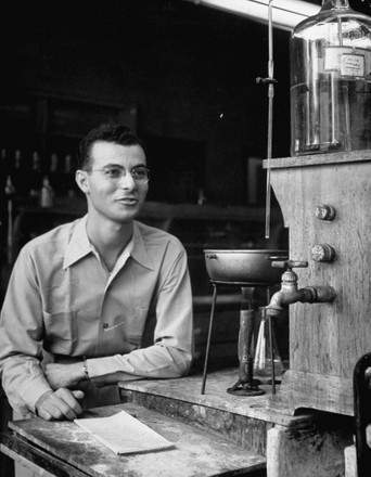 2,000 1940s technology Stock Pictures, Editorial Images and Stock ...