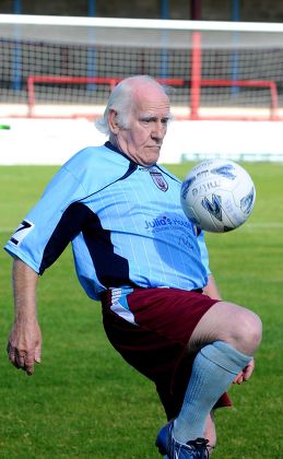 75yearold Football Player Dickie Borthwick Editorial Stock Photo ...