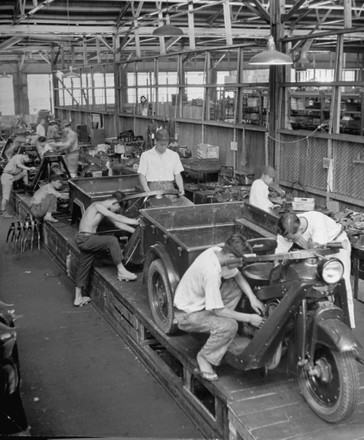 Men Working On Assembly Line Building Editorial Stock Photo - Stock ...
