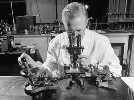 2,000 1940s technology Stock Pictures, Editorial Images and Stock ...