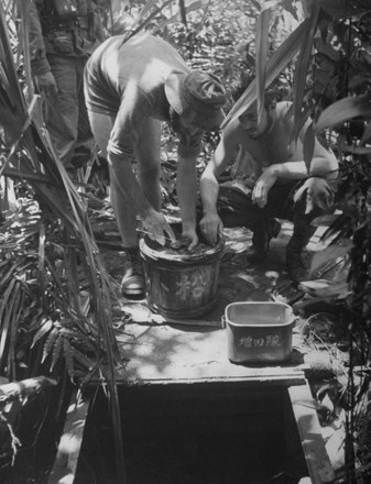 13 Soldier washing clothes Stock Pictures, Editorial Images and Stock ...