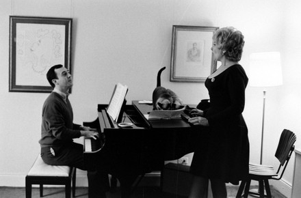 Opera Singer Beverly Sills Singing Man Editorial Stock Photo - Stock ...