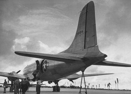 21 Douglas c 54 skymaster Stock Pictures, Editorial Images and Stock ...