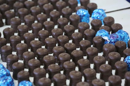 Palestinian Workers Prepare Vanilla Candy Known Editorial Stock Photo ...