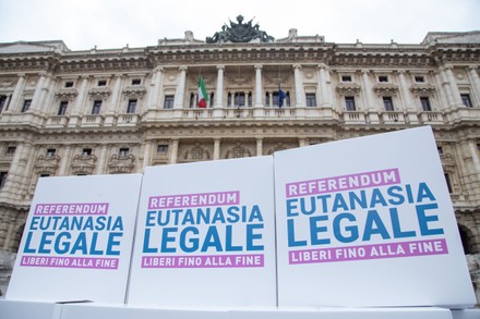 Protest for Referendum on Euthanasia in Rome, Italy - 08 Oct 2021 Stock ...