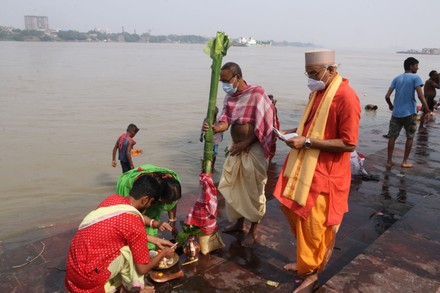 'Nabapatrika Snan' ritual, Kolkata, West Bengal, India - 12 Oct 2021 ...