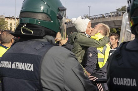Italian Law Enforcement Officers Start Operation Editorial Stock Photo ...