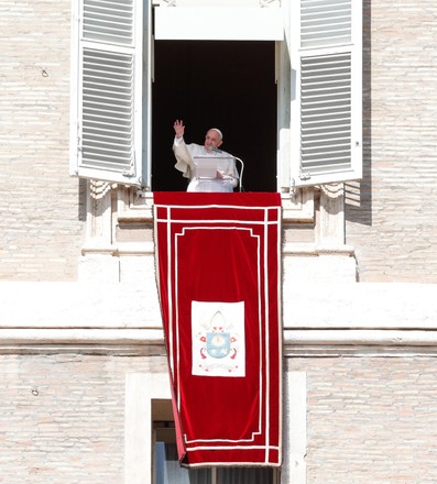 Angelus prayer led by Pope Francis in St. Peter's Square, Vatican City ...