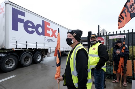 __COUNT__ FedEx workers on strike in Melbourne, Australia - 25 Oct 2021 ...