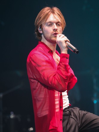 Singer Finneas Finneas Oconnell Performs On Editorial Stock Photo ...