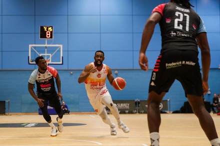 Raphell Thomasedwards Bristol Flyers Mandatory Byline Editorial Stock ...