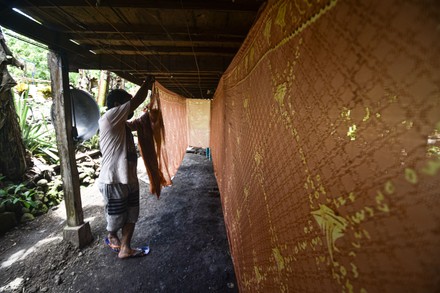 Man Drying Typical Bugis Soppeng Batik Editorial Stock Photo - Stock ...