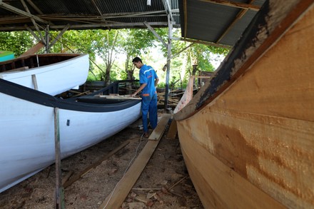 Traditional Boat Maker Works On Boat Editorial Stock Photo - Stock ...