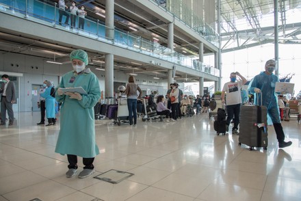 Airport Officer Wearing Personal Protective Equipment Editorial Stock ...