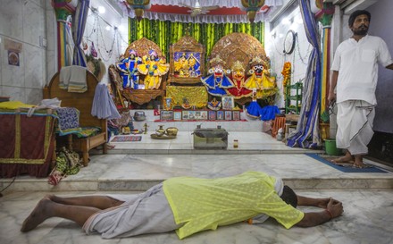 Bangladeshi Hindu Devotees Perform Rituals Jagannath Editorial Stock ...