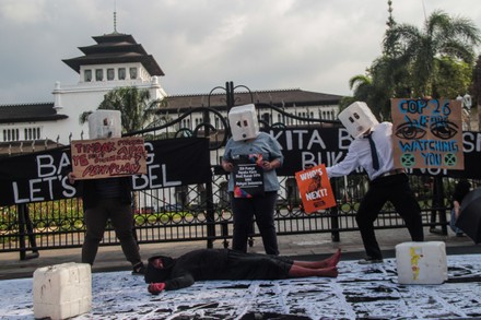 Environmental Activists Perform Theatrically During Rally Editorial ...