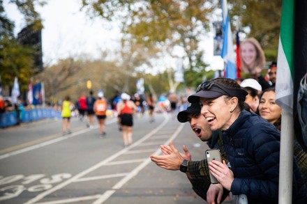 750 Marathon fans Stock Pictures, Editorial Images and Stock Photos ...