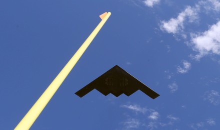 250 B 2 stealth bomber Stock Pictures, Editorial Images and Stock ...