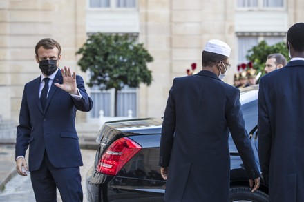 French President Emmanuel Macron R Welcomes Editorial Stock Photo ...