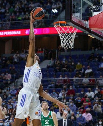 Walter Tavares Real Madrid Baloncesto Slam Editorial Stock Photo ...