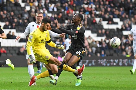 Cambridge United Goalkeeper Dimitar Mitov 1 Editorial Stock Photo ...