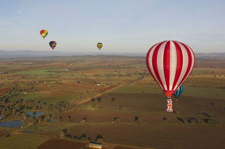 Picture Shows Stephen Tompkinson Balloon Pilot Editorial Stock Photo ...