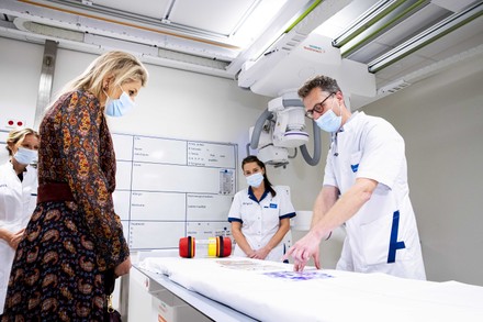 Queen Maxima visits Breda hospital, meets staff and patients ...