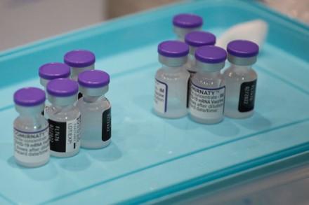 Pfizer Vaccine Packaged Vials Prepare Infusion Editorial Stock Photo ...