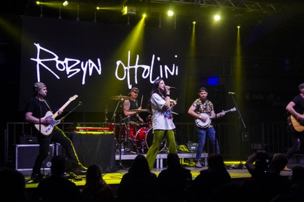 __COUNT__ Robyn Ottolini in concert at Midway Arcade Bar, Edmonton ...
